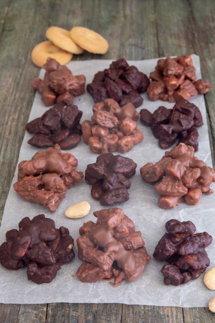 Easy Cookie Chocolate Clusters - Breads and Sweets