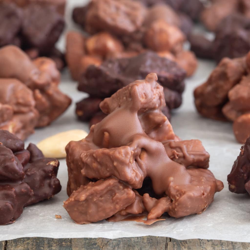 Easy Cookie Chocolate Clusters - Breads and Sweets