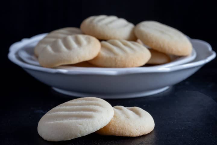Easy Classic Butter Cookies - Breads and Sweets